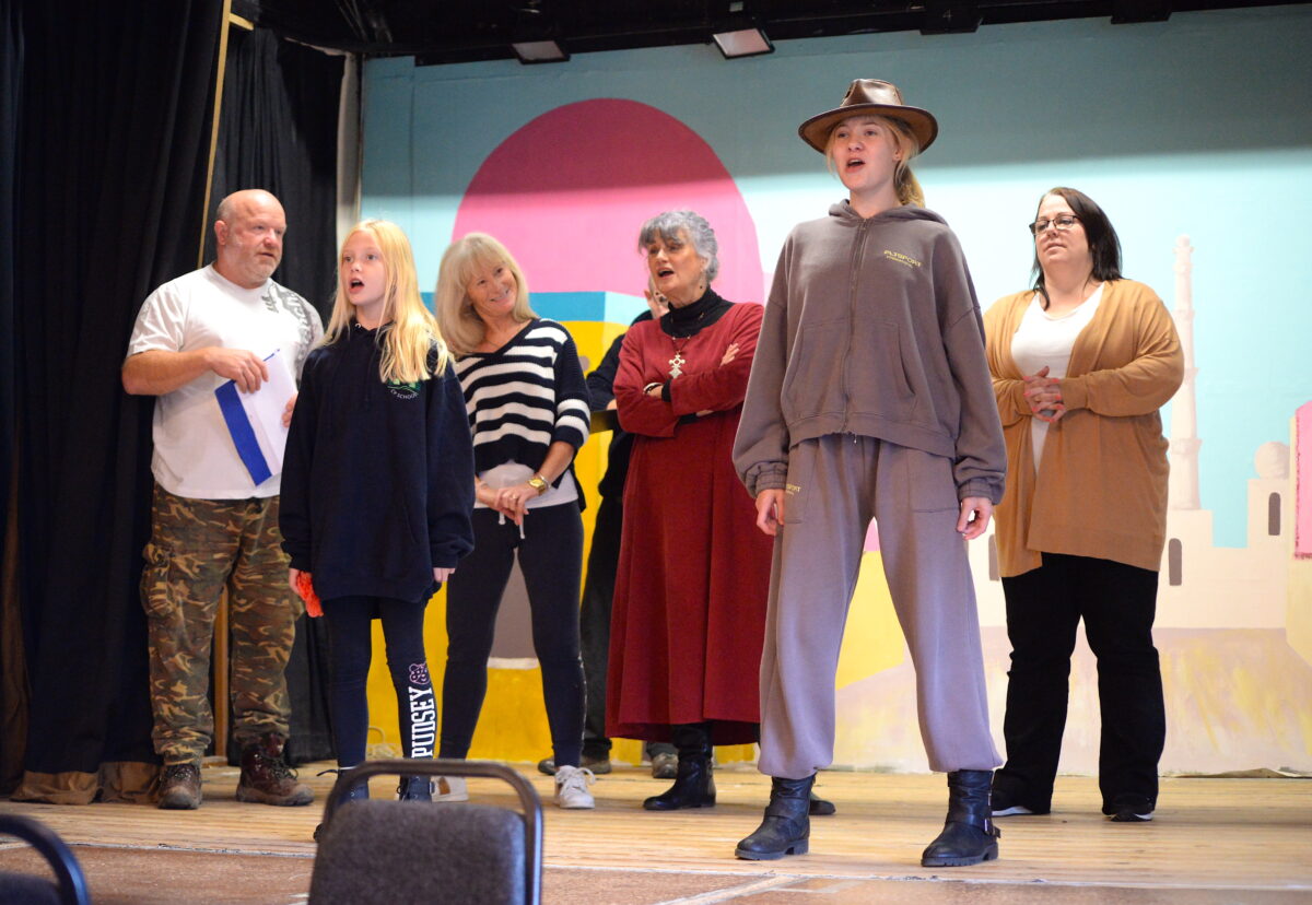 VILLAGE PLAYERS STAGING A PANTO WITH POLISH - Rushlake Green Village Leaf